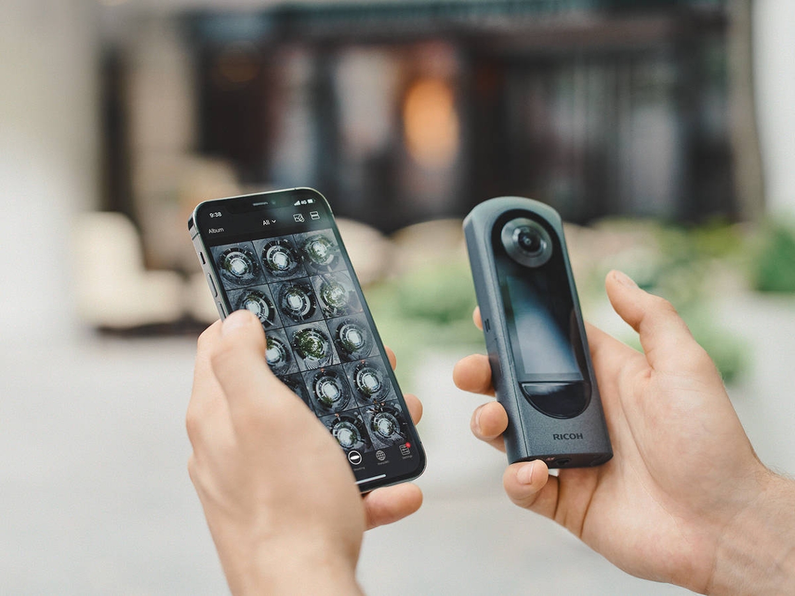 Action Cam RICOH Theta X (5.7K - 60 MP - Wi-Fi) | Worten.pt